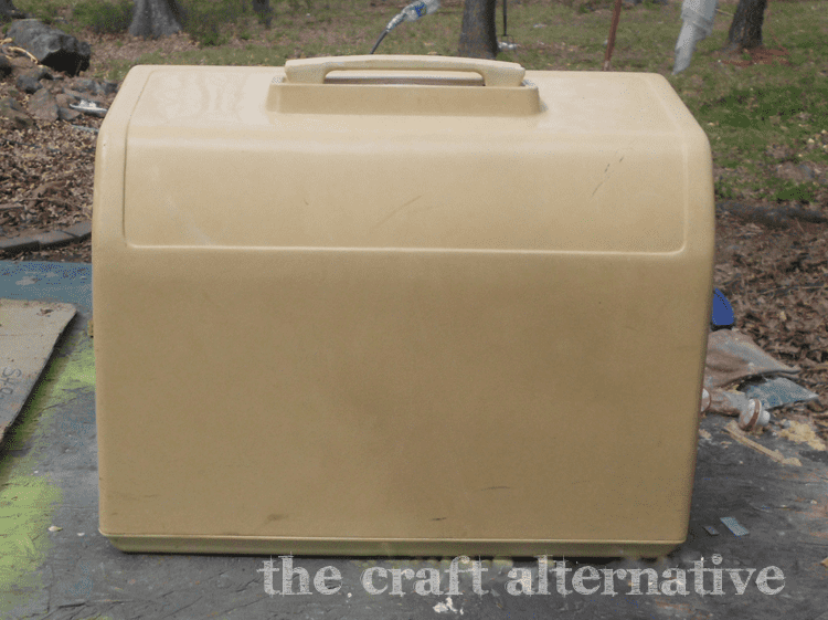 How to Update a Sewing Machine Case - The Craft Alternative